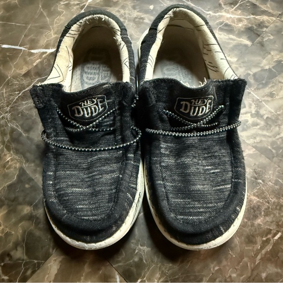 Hey Dude | Shoes | Hey Dude Wally Youth Black Stretch Slipon Shoes Size ...